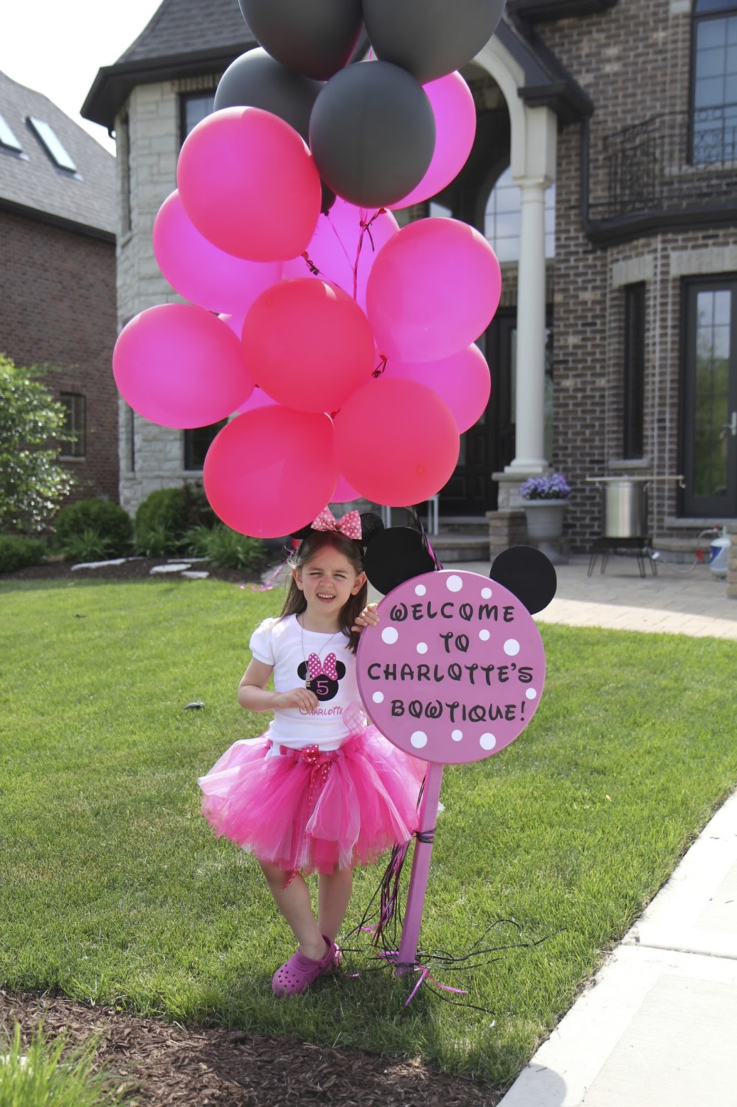 Mom With a Glue Gun: The Minnie Mouse Extravaganza