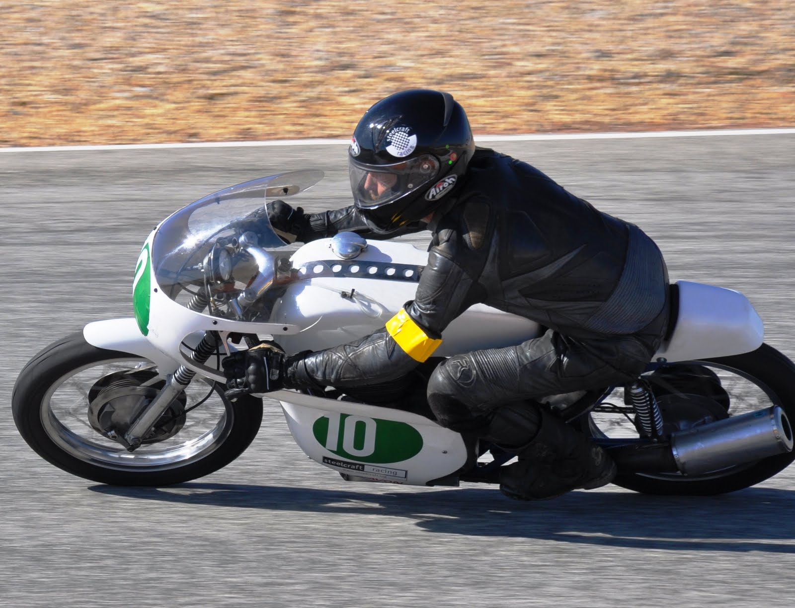 Ducati Single Racing: 2011 - Our First meeting