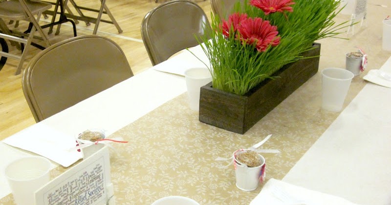 Today's Fabulous Finds: Table Decor on a Dime: Relief Society Dinner