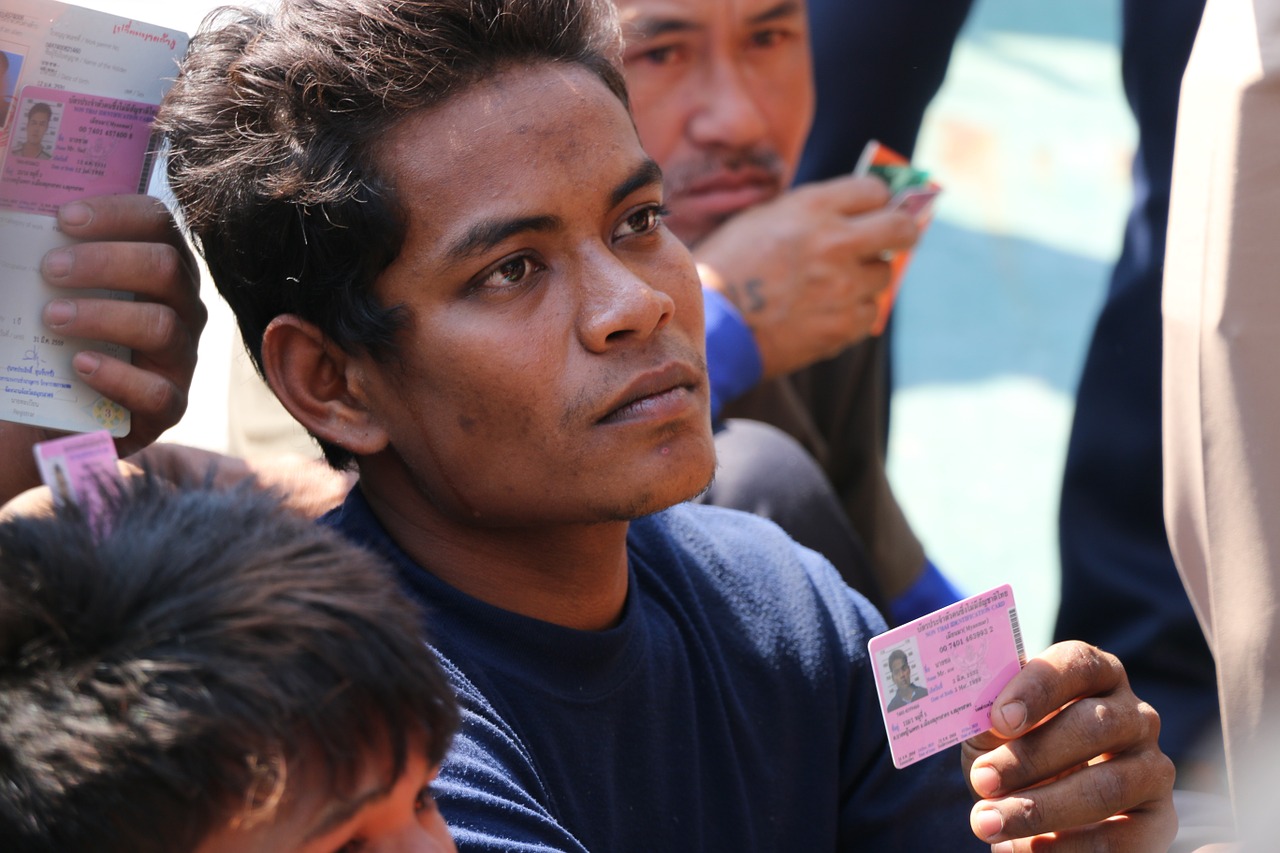 Kutip nombor IC dan buat salinan IC satu kesalahan bermula tahun depan ...