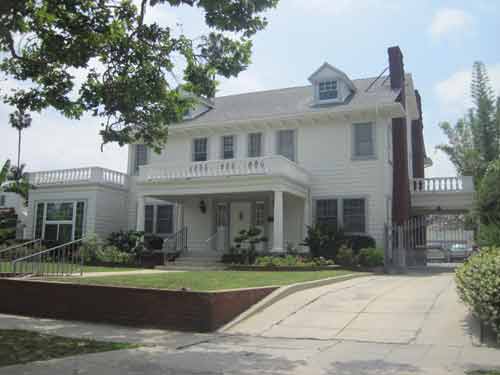 Life Is Better On Vacation: Happy Days House