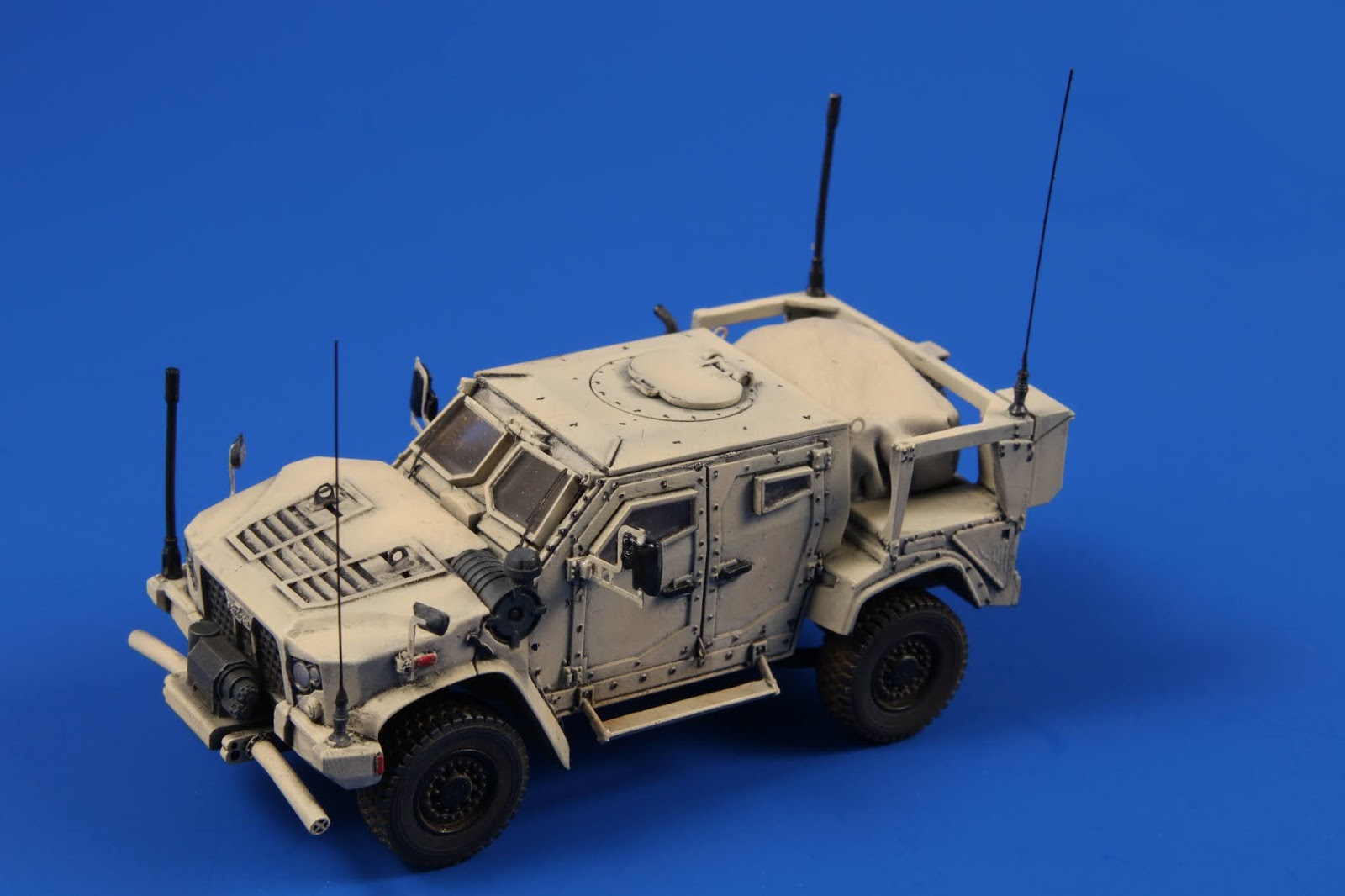 M1280/JLTV - Martin's neatly finished MV124 kit