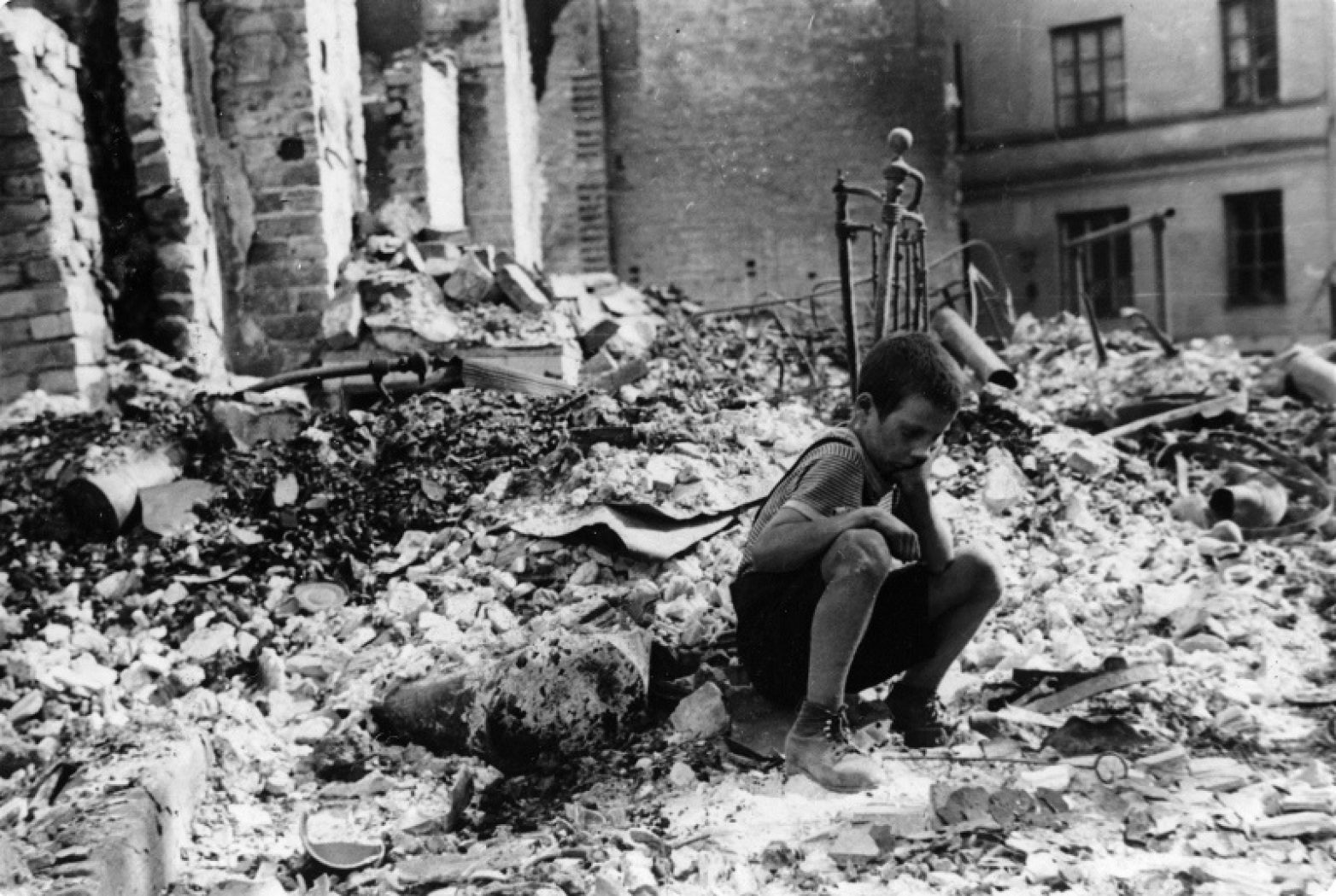 German war crimes during World War II : The siege of Warsaw, 1939