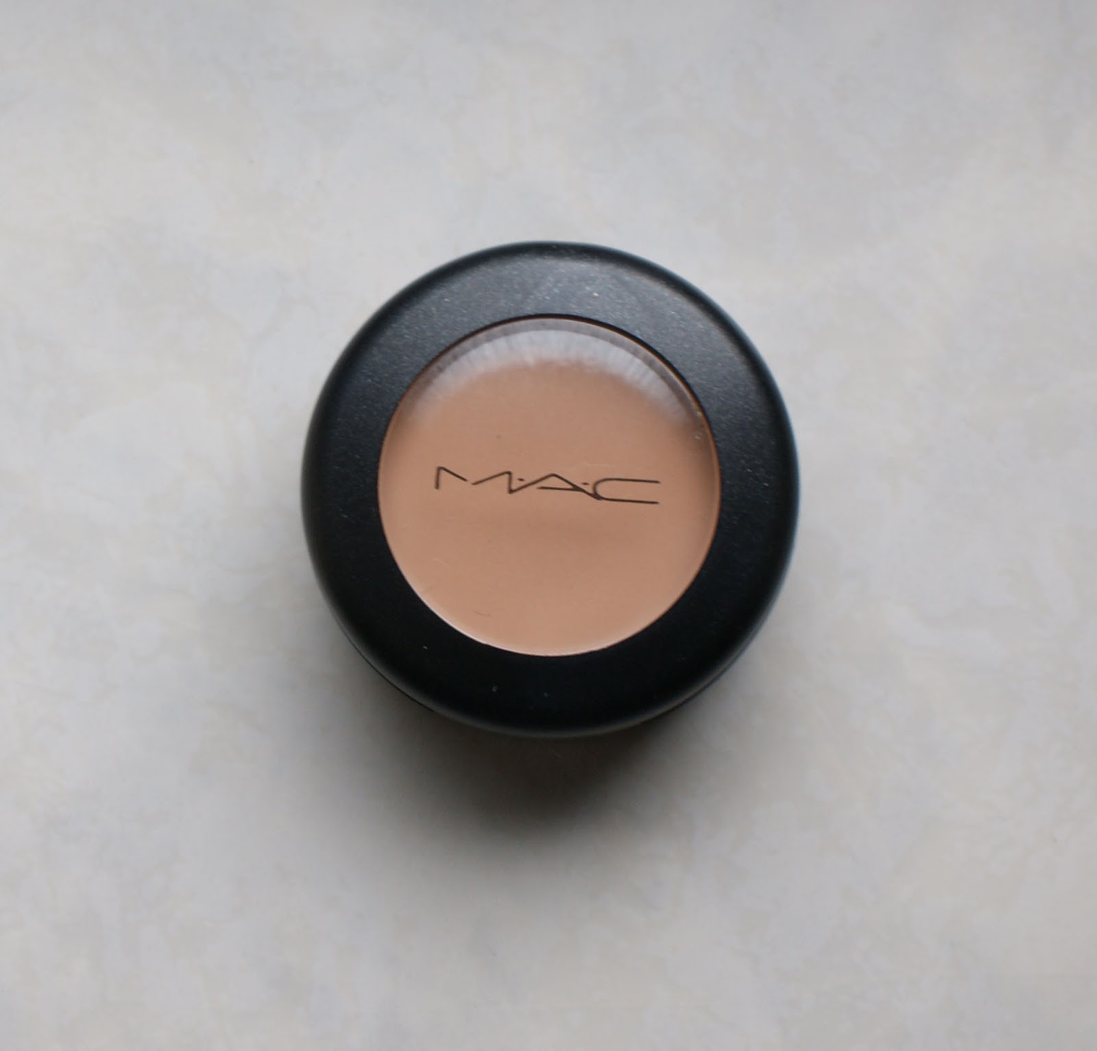 LipsticksandNotebooks: Mac Studio Finish Concealer NW20, Out Damn’d ...