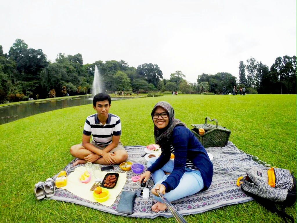 Piknik di Kebun Raya Bogor - DANTI