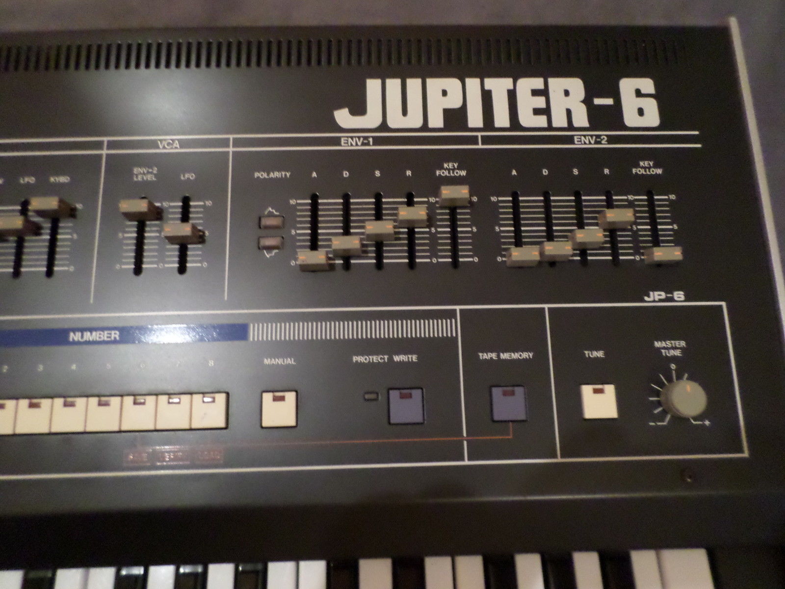 MATRIXSYNTH: Roland Jupiter 6 Synthesizer with Manual