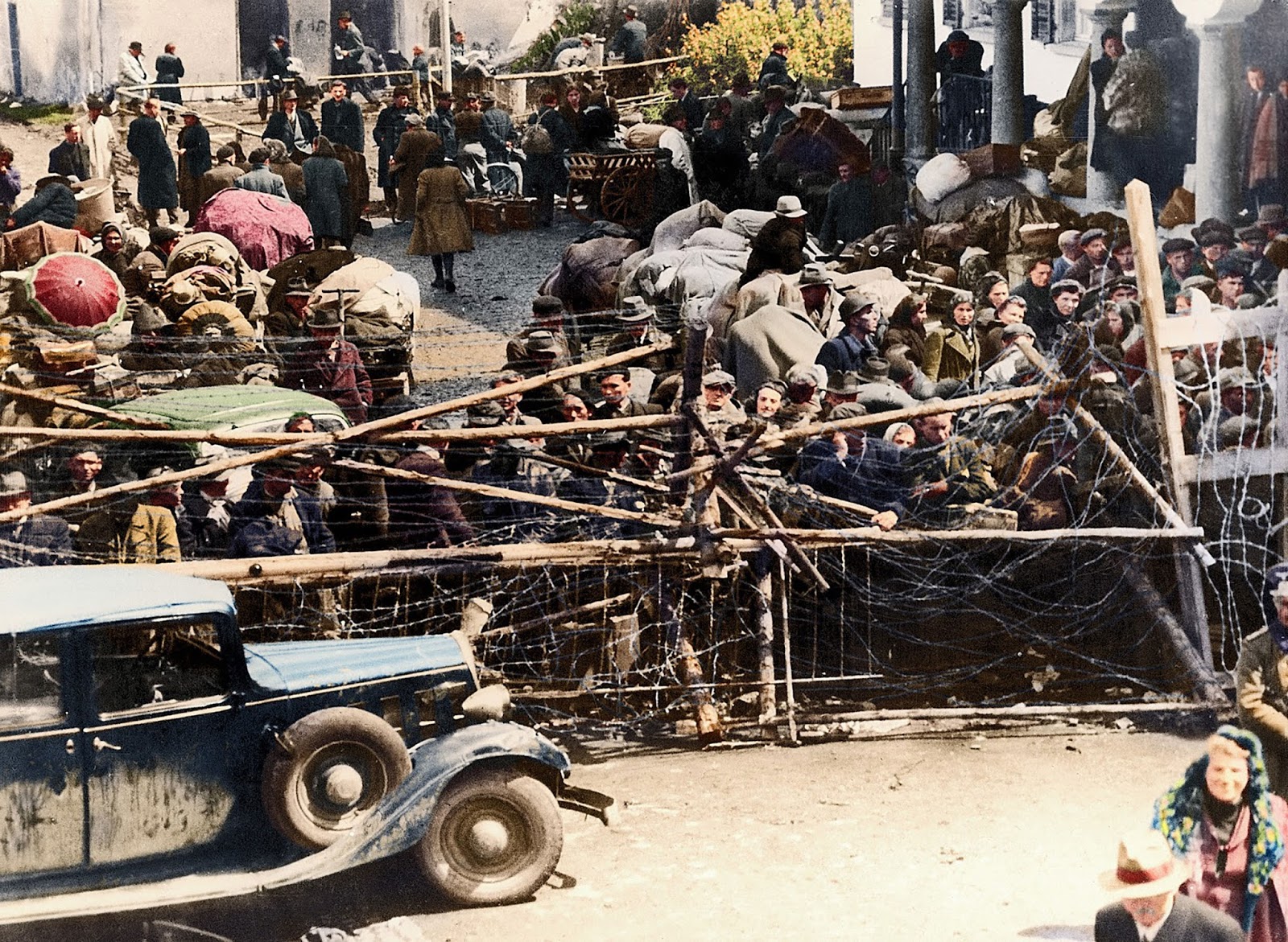13 Fascinating Colorized Photos of Refugees During World War II ...