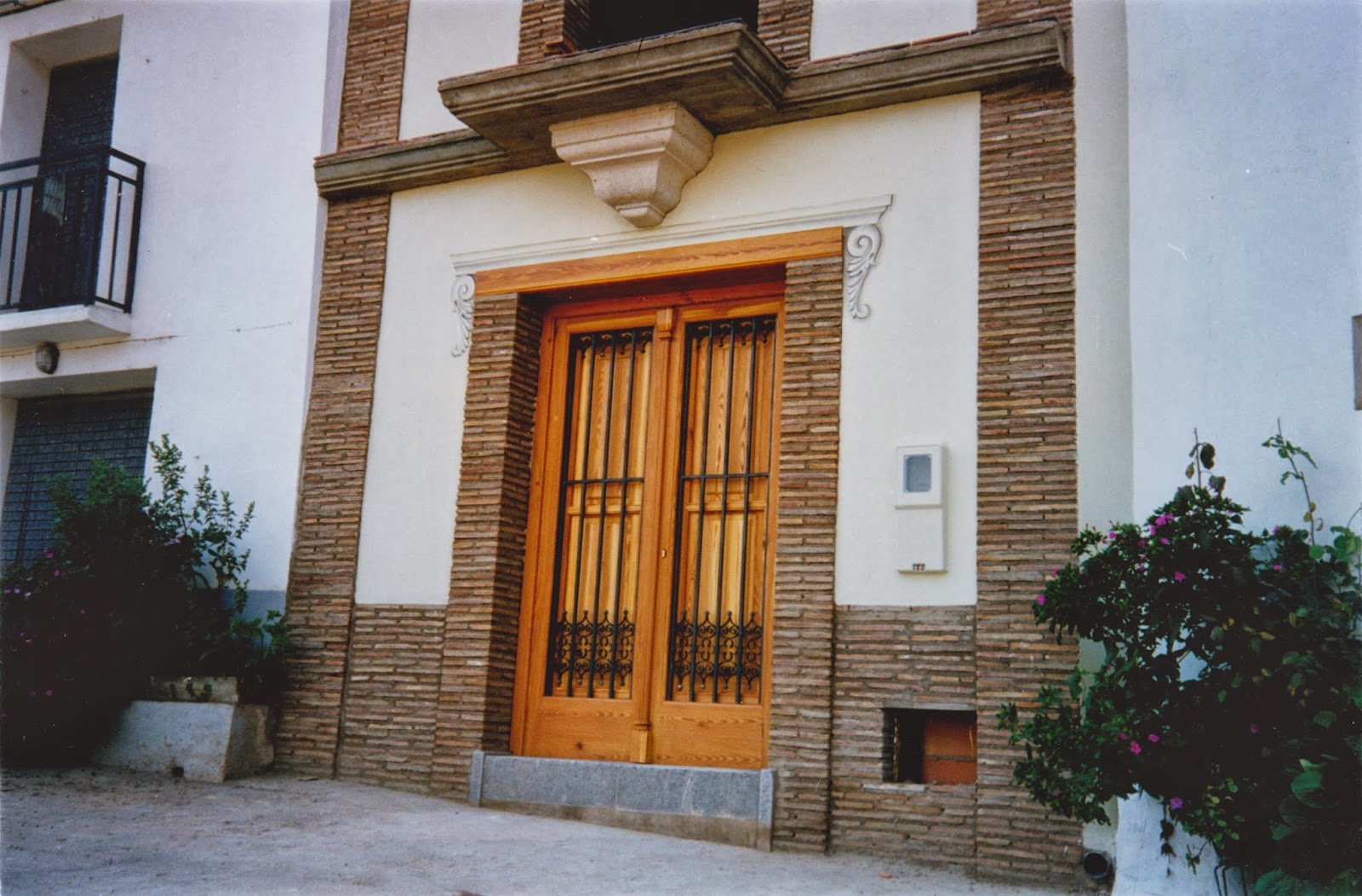 Pepe Granell: FACHADA RUSTICA (Obra, Carpintería y Artes decorativas-1998)