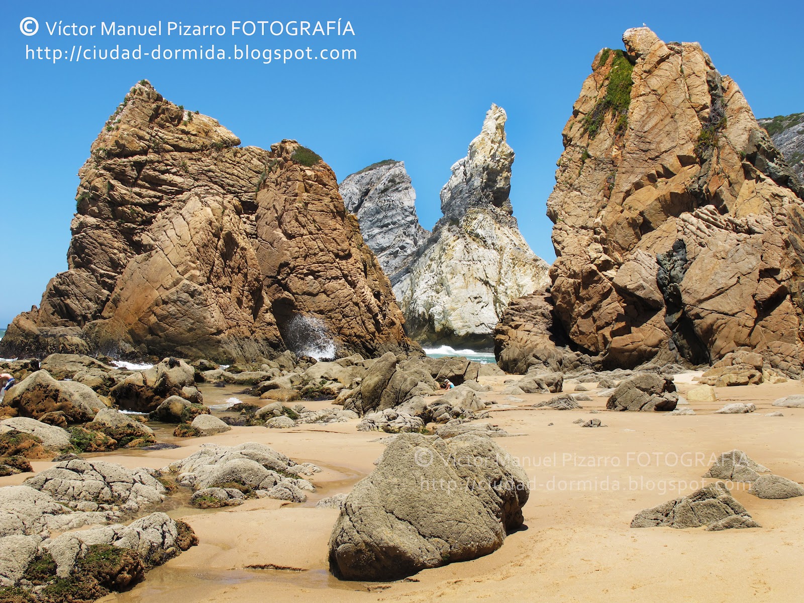 Ciudad-dormida: Playa de Ursa, la playa de los osos de piedra. Cabo da ...