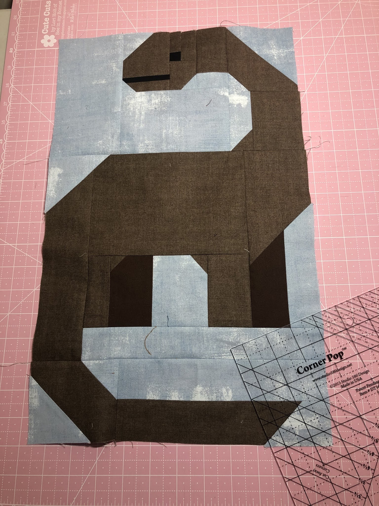 mmm quilts: Dinosaurs- Elizabeth Hartman