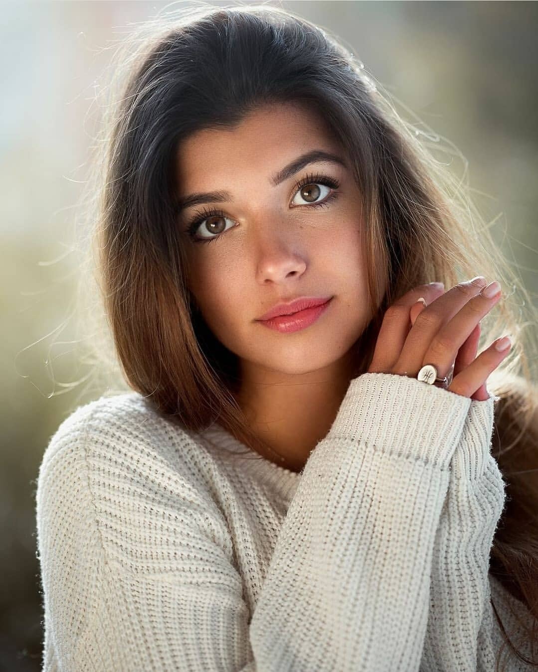 daily timewaster: Dark Eyed Beauty