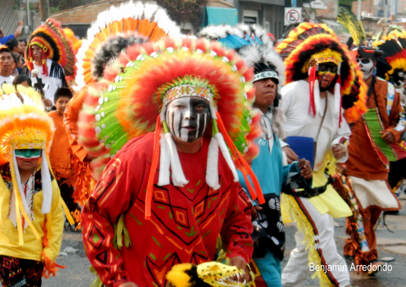El Bable: La Danza de Comanches el día de la Santa Cruz en Valtierrilla ...