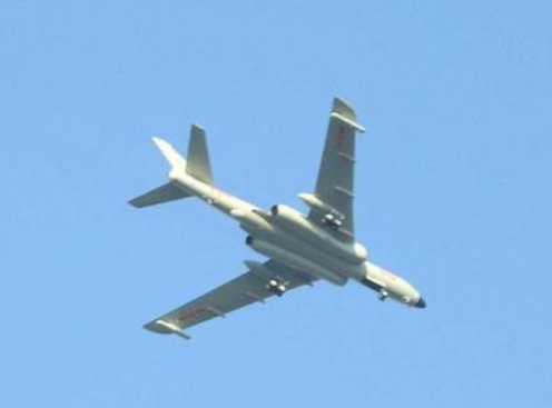 Military and Commercial Technology: Naval missile carrier: H-6J, the ...