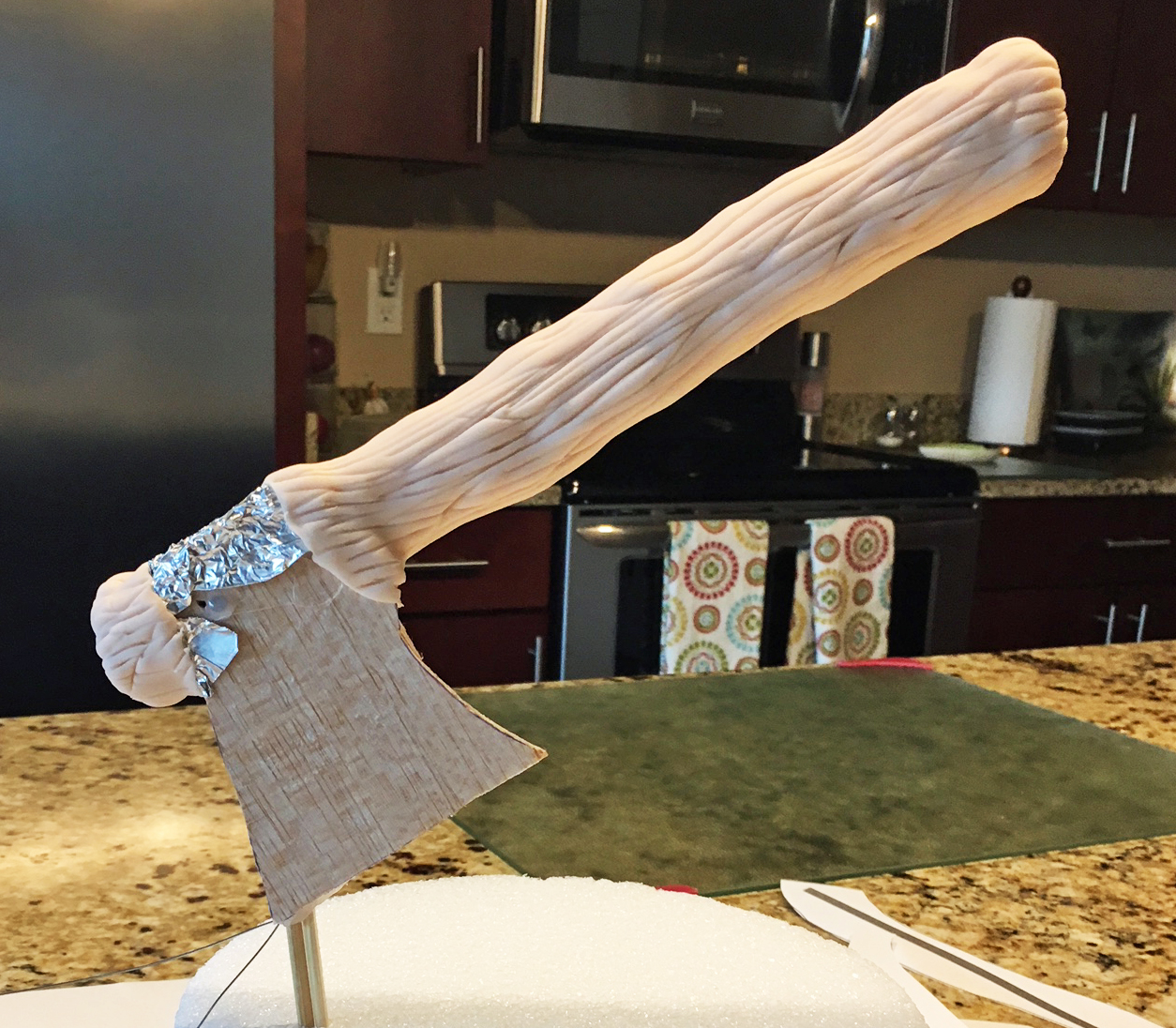 The Bake More: Nothing but BARK - Woodland / Stump Cake