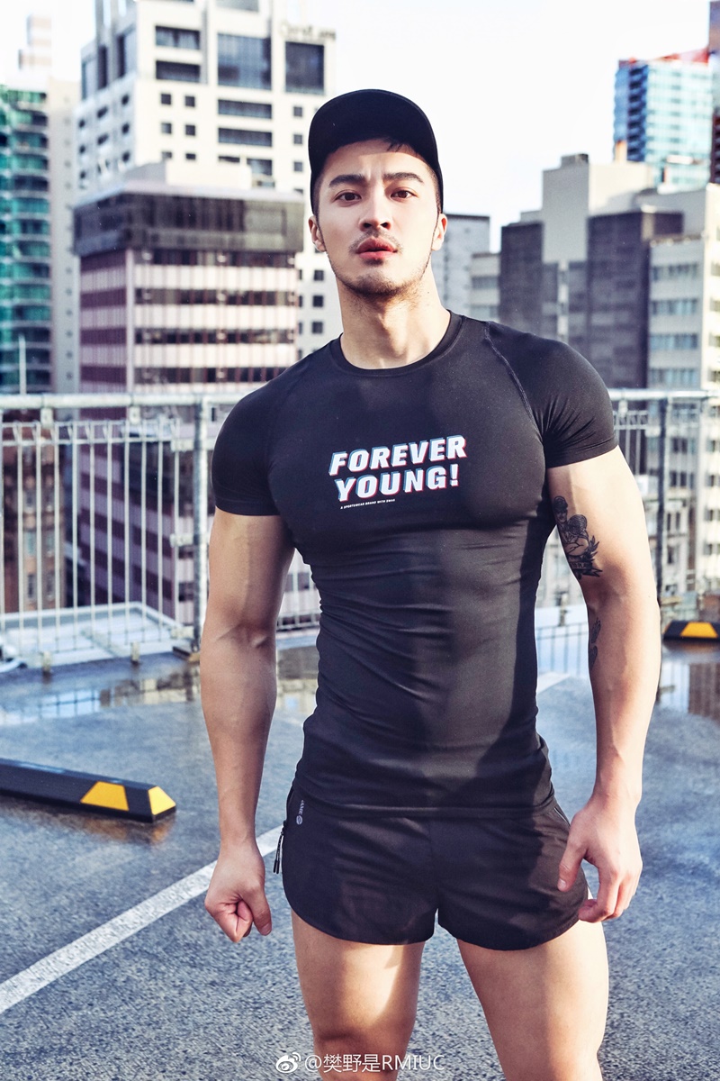 Grand Boyzone: Edison Fan