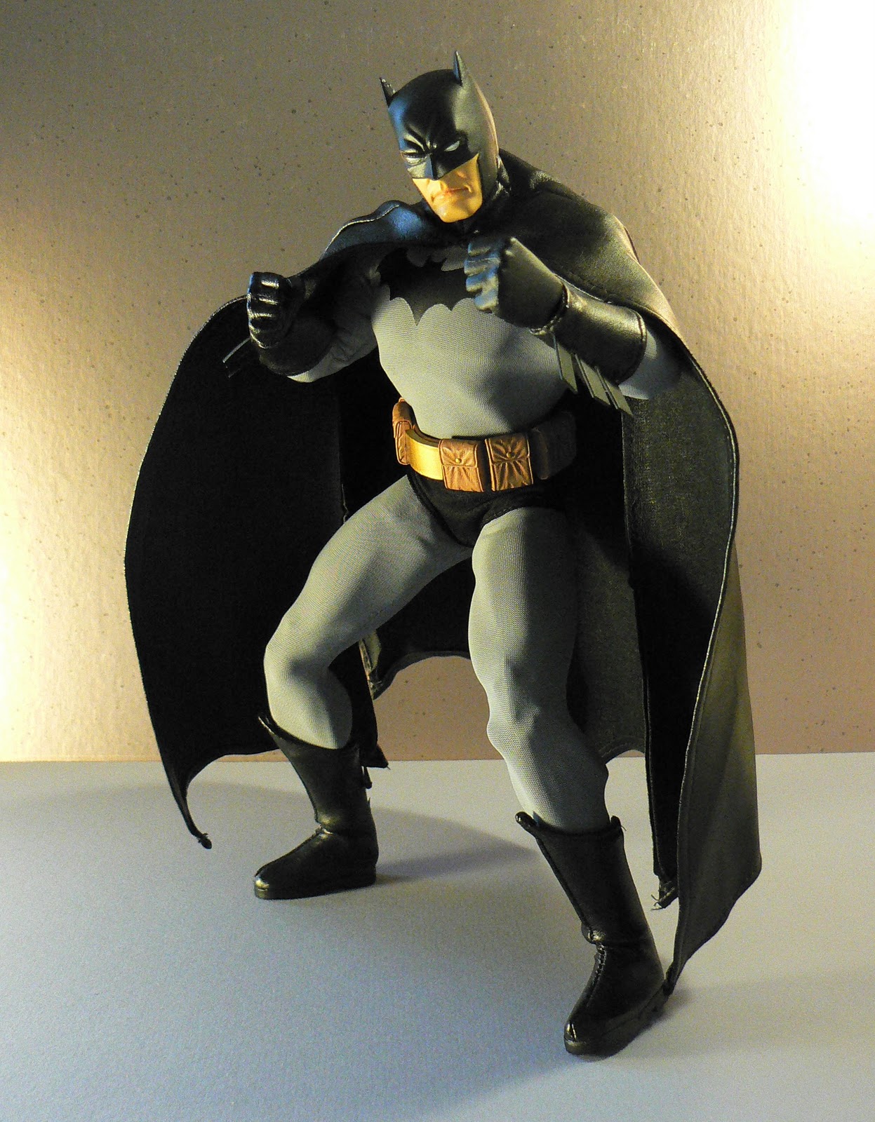 Super-DuperToyBox: DC Direct 13" Deluxe Collector Batman