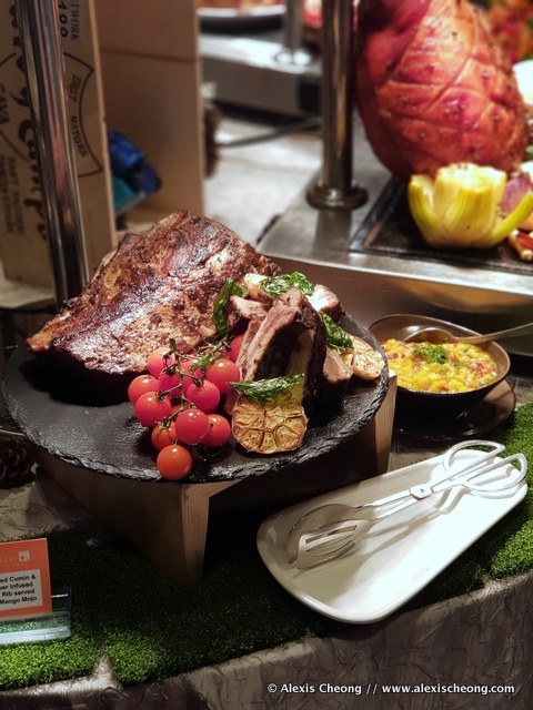 Buffet Review: Novotel Clarke Quay Christmas at The Square, Singapore ...