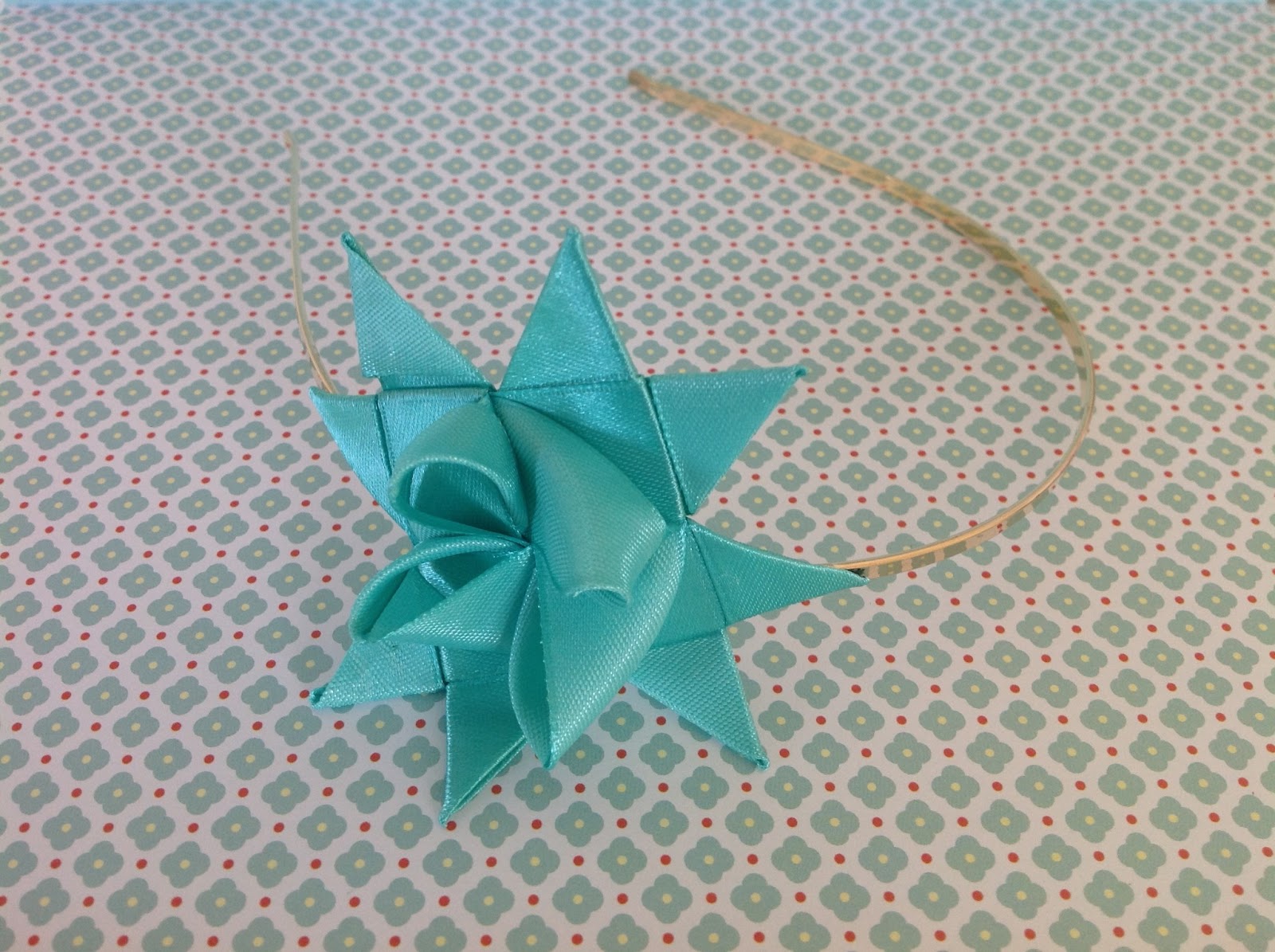 Bellas bedrifter: Hårbøjle med stjerne + DIY...