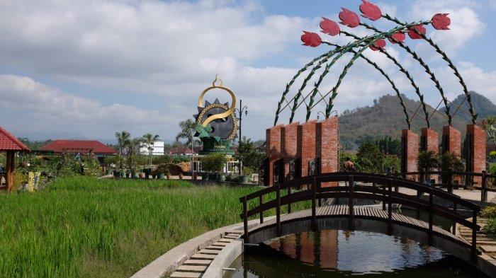 Teknologi Pertanian Agropark Trenggalek, Sarana Edukasi Terintegrasi ...