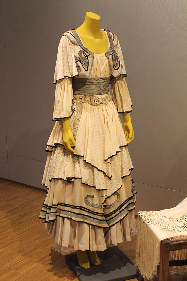 Vístete de Ópera, MUSEO DEL TRAJE - SUGAR LANE