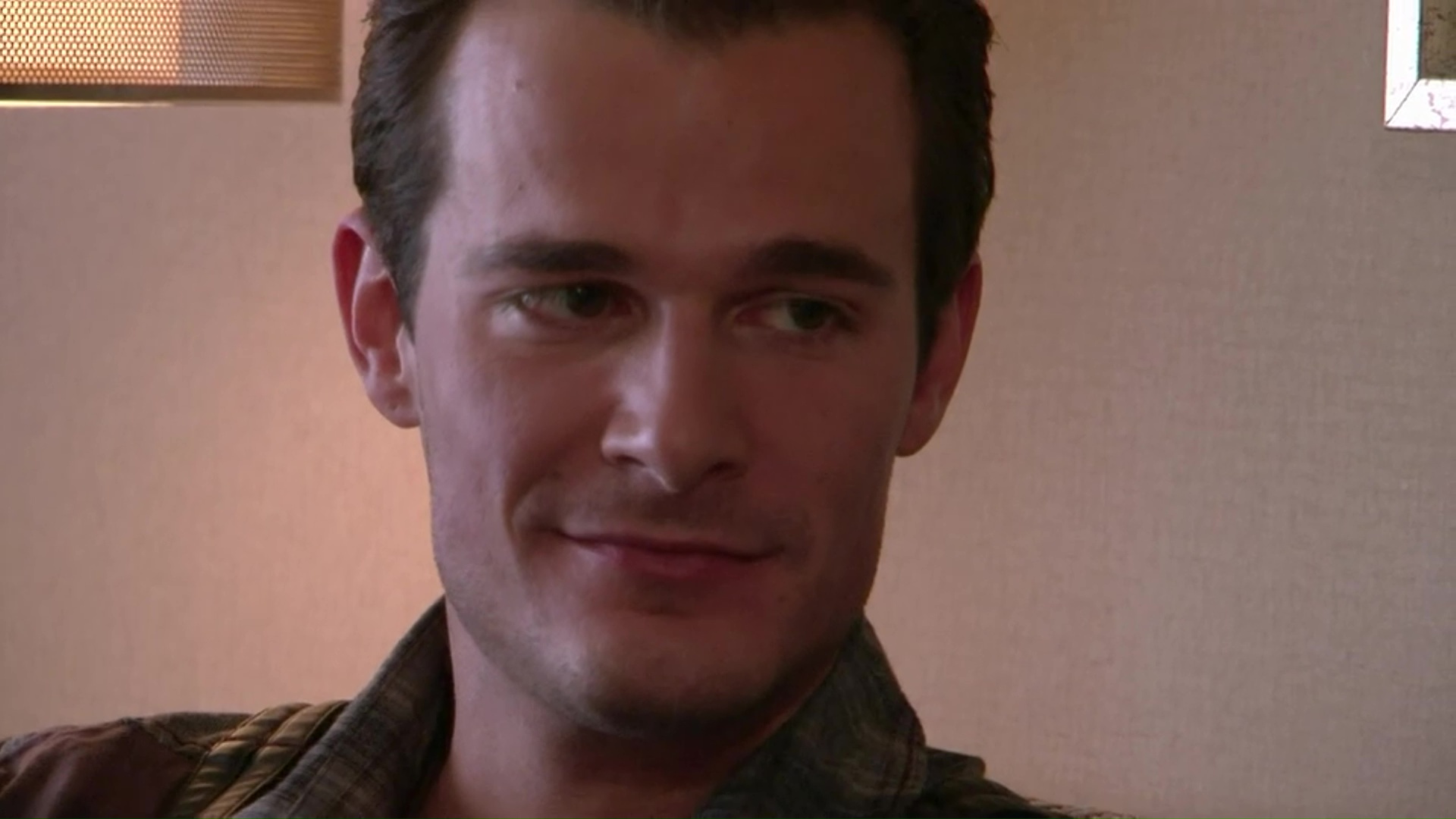 ausCAPS: Jimmy Clabots nude in Gigolos 2-01 "Gigo-loan"