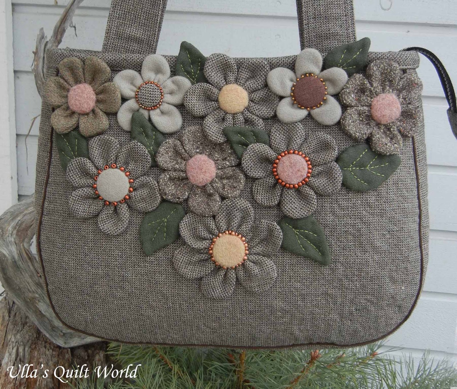 Ulla's Quilt World: Patchwork bag - flowers