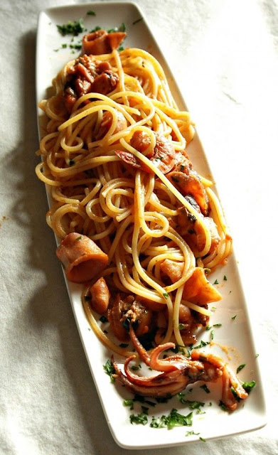 NOBLE CATERING: Spaghetti al sugo di calamari