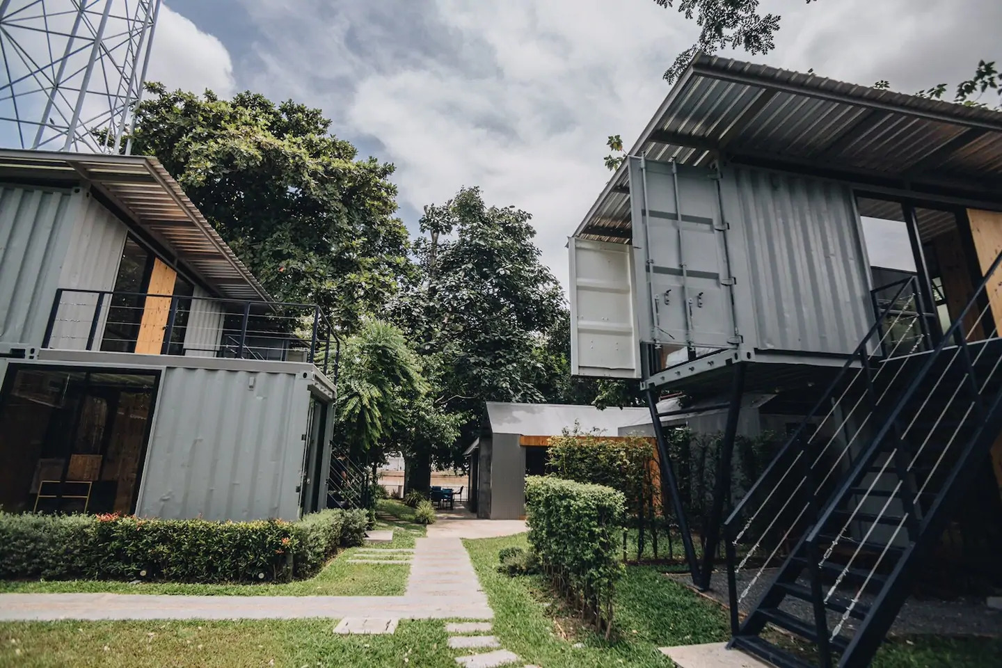 Shipping Container Homes & Buildings: Shipping Container Airbnb House ...