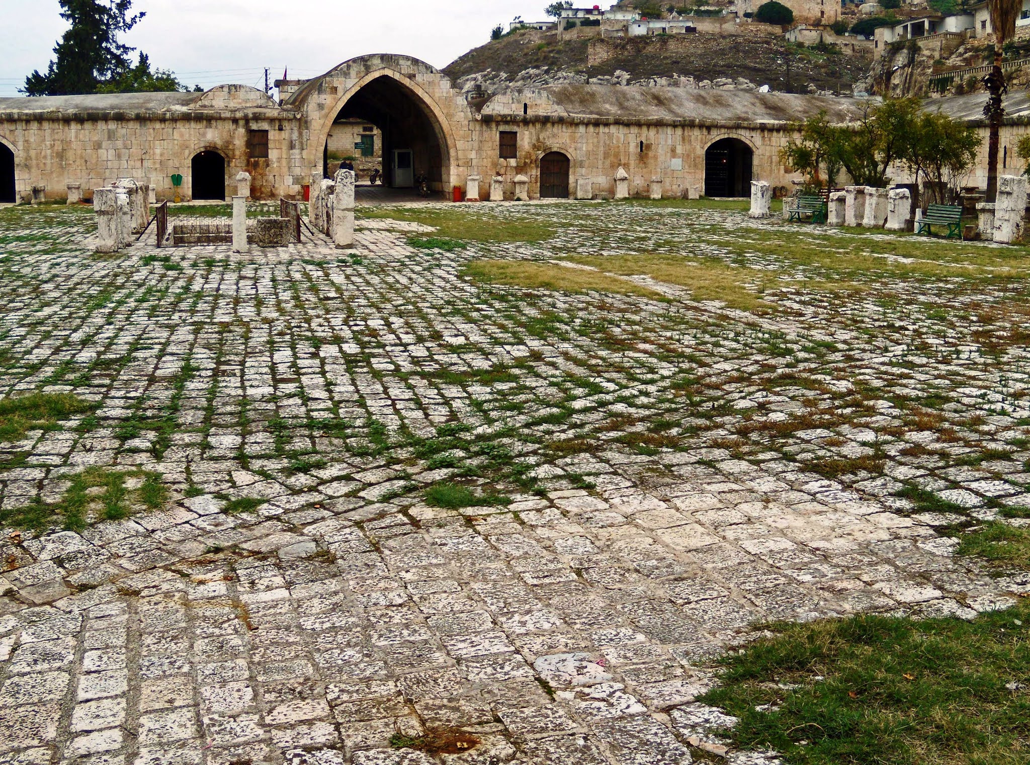 Megas Alexandros: The concept of the caravanserai