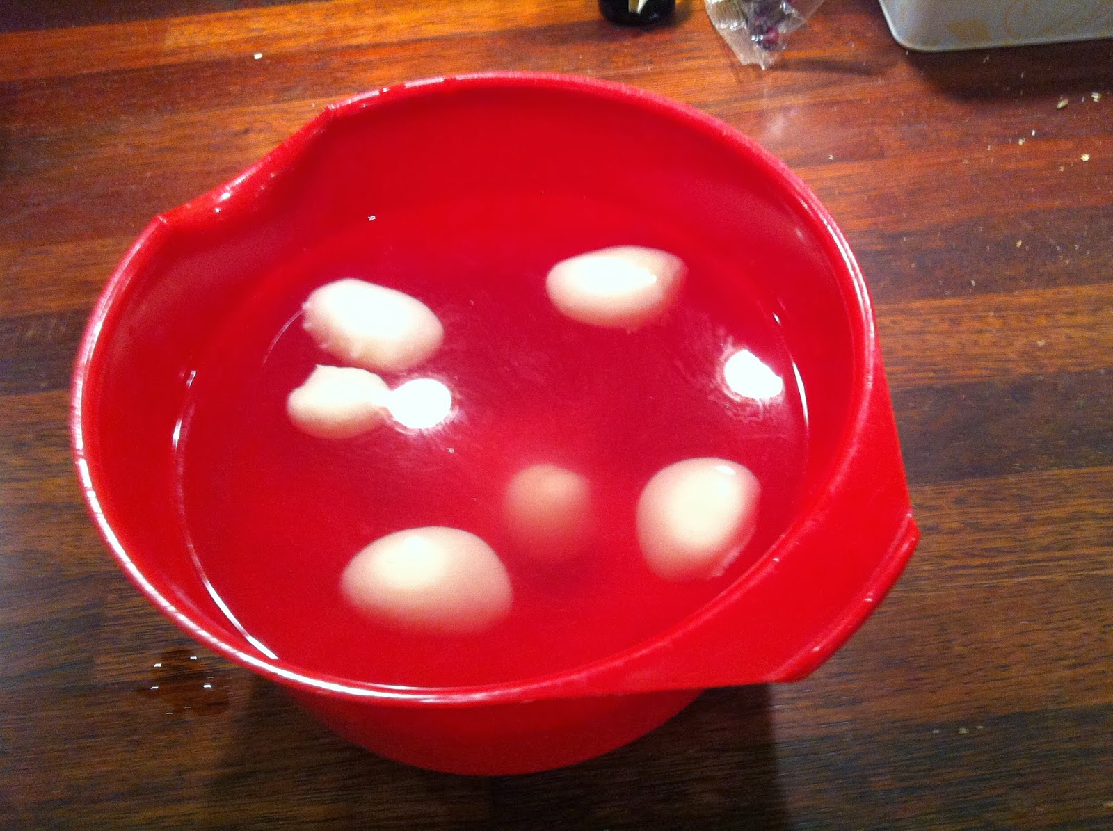 Morten goes Modernist: Molecular Caprese Salad - my first sphere