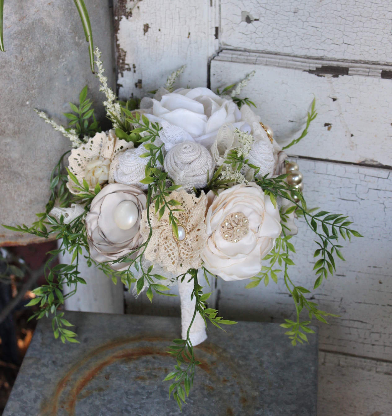 GypsyFarmGirl: Rustic Burlap and Lace Wedding Bouquets