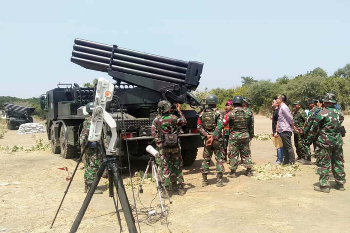 Marinir Uji Amunisi Roket 122 mm Buatan Slovakia - WAR Defence and News