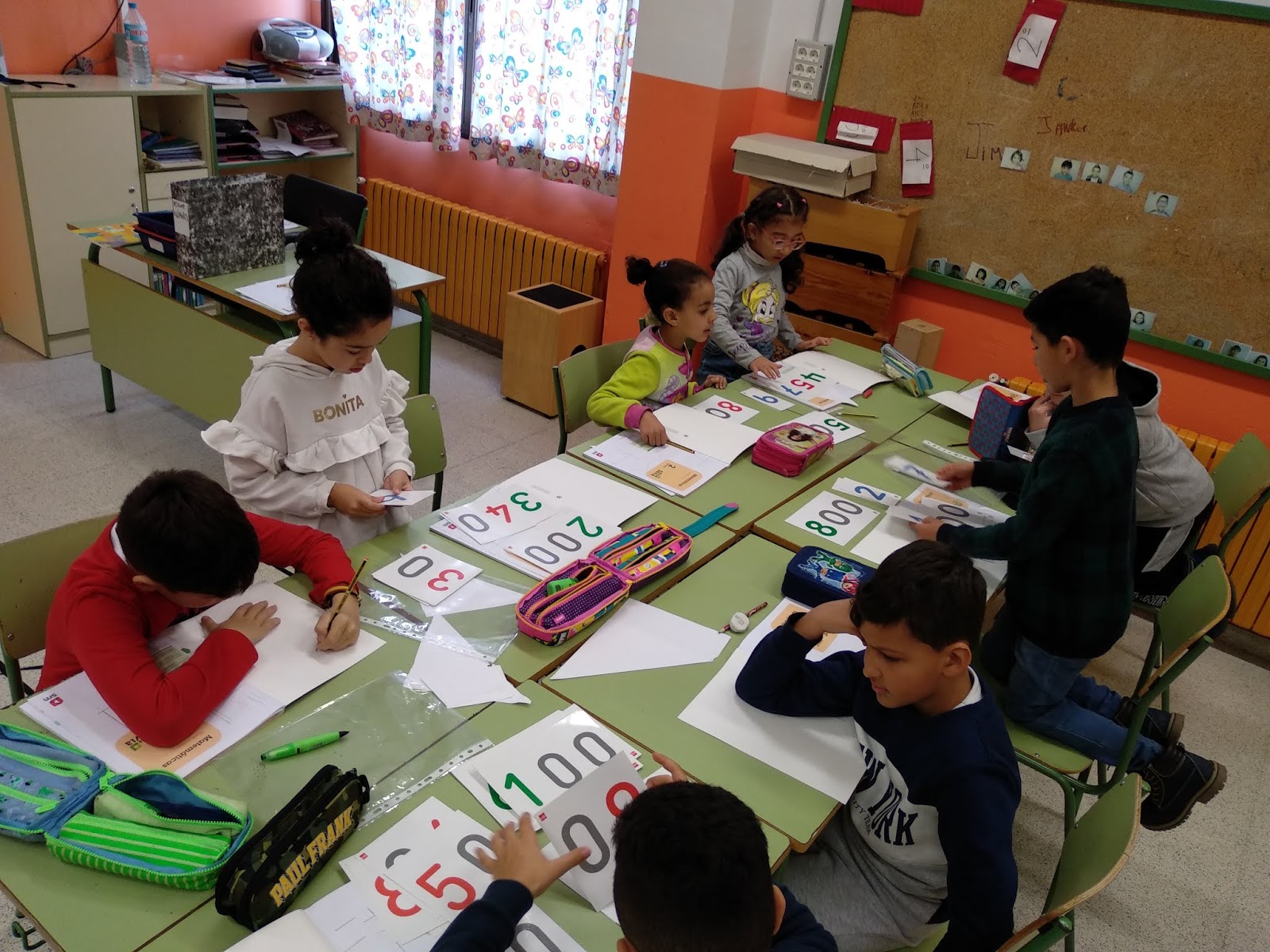 benitoenbonete: Matemáticas manipulativas.