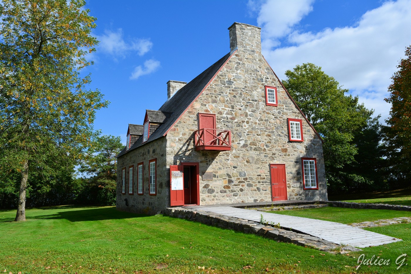 Coins du Monde: CANADA - Québec - Le village de Deschambault