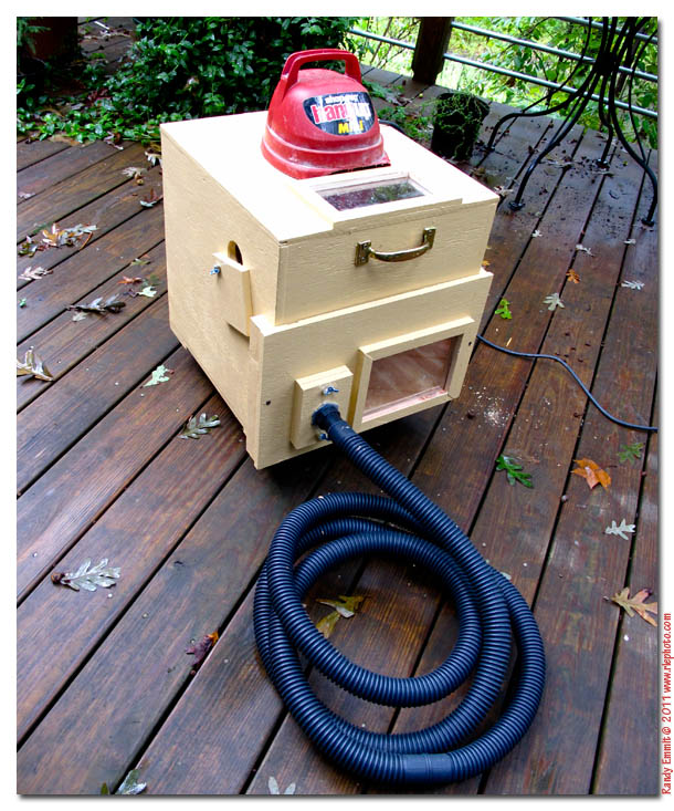 Randy & Meg's Garden Paradise: Bee Vac and other stuff