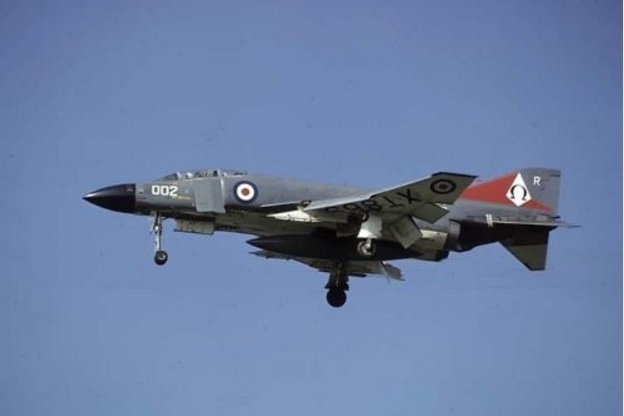 FalkeEins - a modelling blog: RN Phantoms of 892 Sqn (Airfix new tool ...