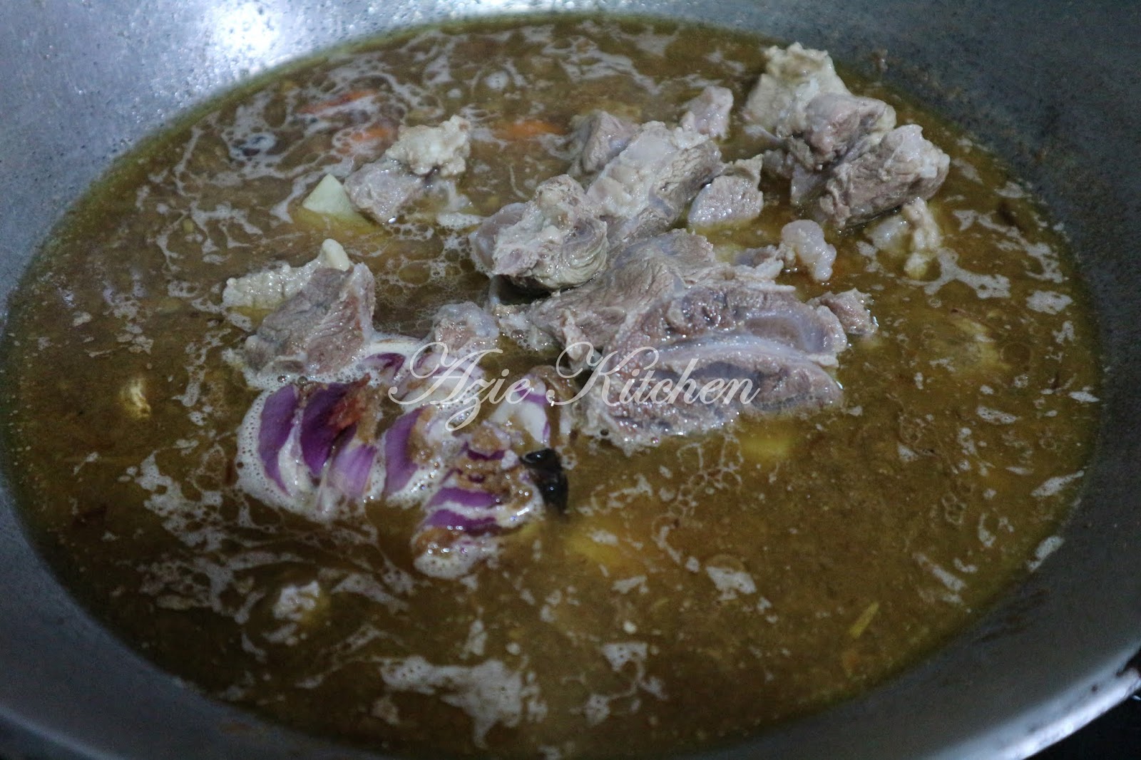 Kurma Daging dan Telur - Azie Kitchen