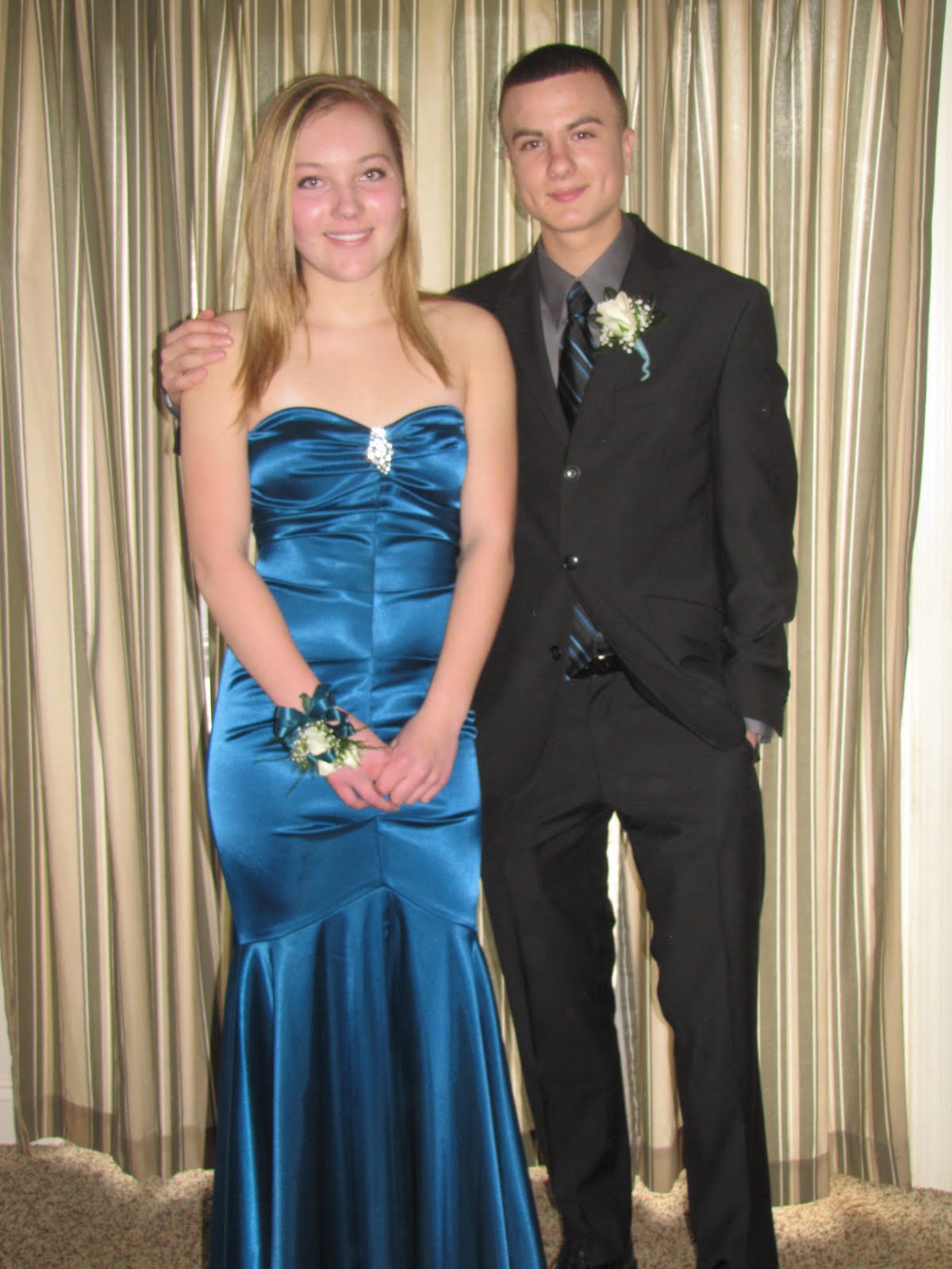 Hartman Party of 7: Jr. Prom Pics and Chorus Concert