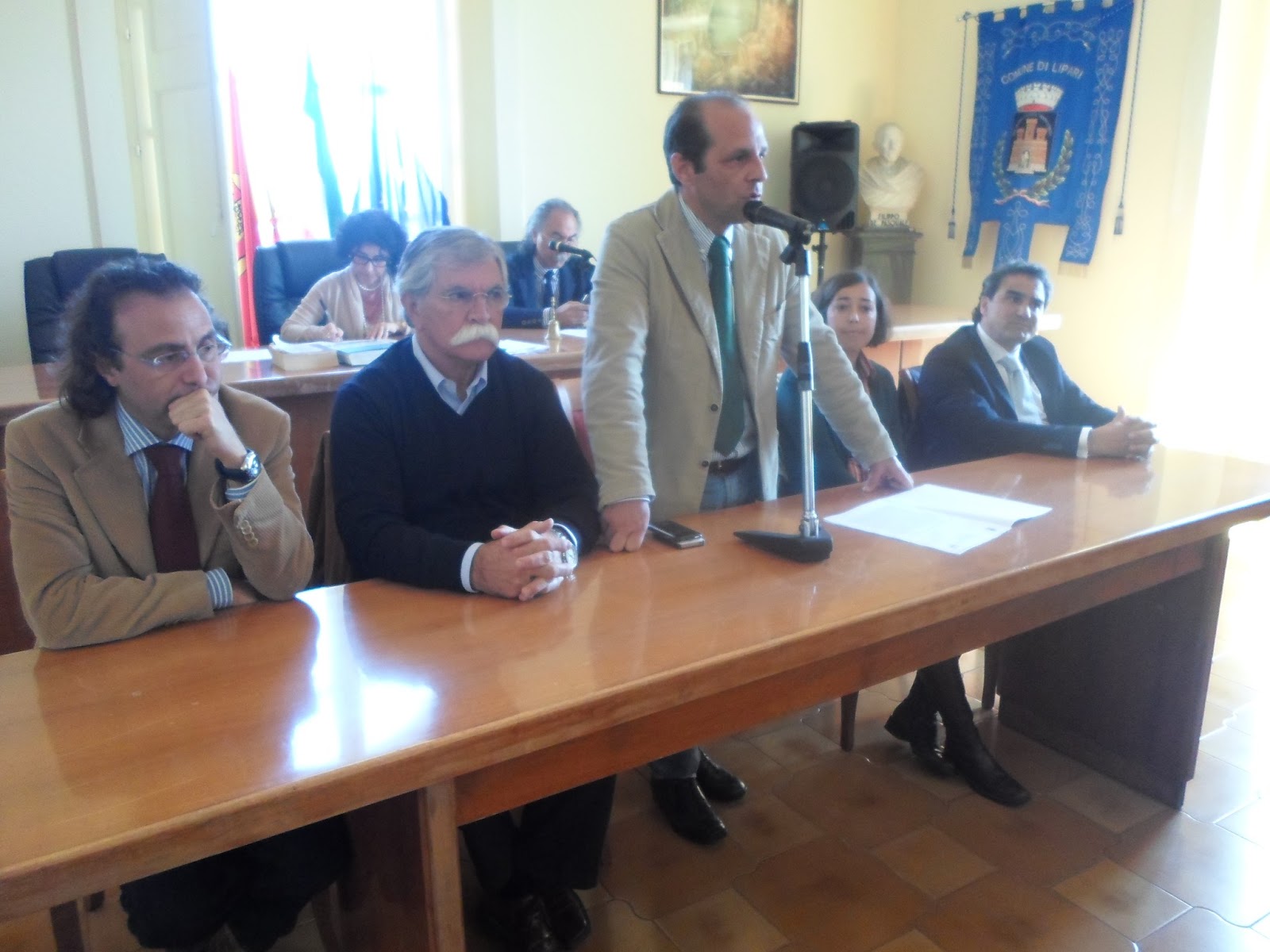 Eolie news: Si è tenuto il consiglio comunale di Lipari ve lo abbiamo ...