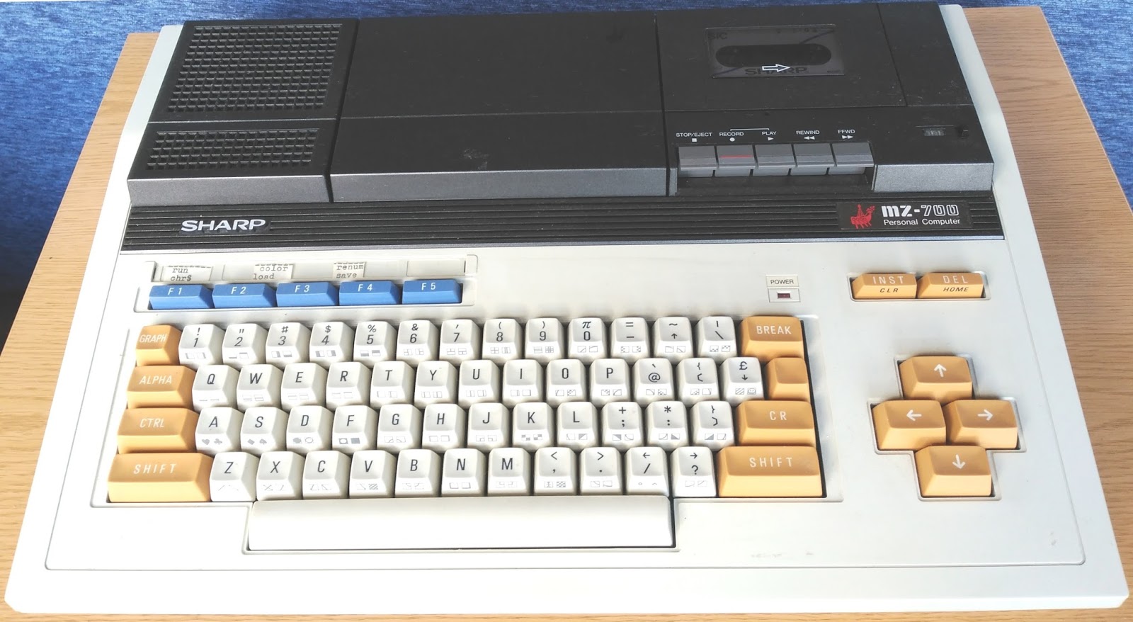 Retro Ordenadores Orty: Ordenador SHARP MZ-700 (versión MZ-721) (1982)