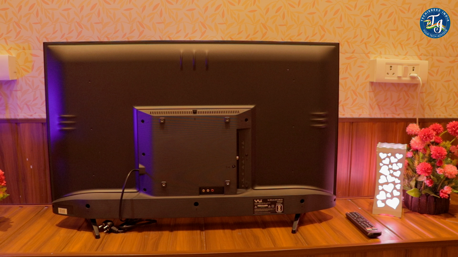 Vu UltraAndroid Full HD Smart Android Certified TV 2020 | In-depth Review