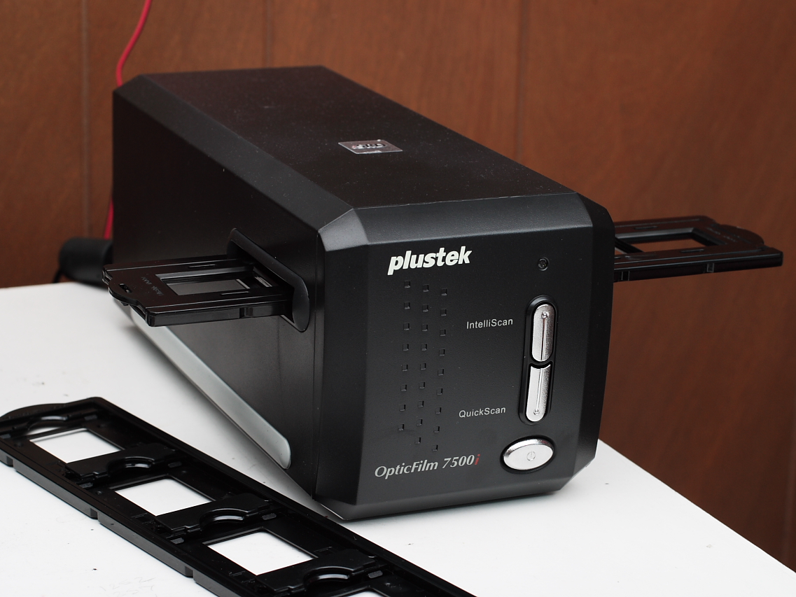 Conan's Cameras: Plustek OpticFilm 7500i SE