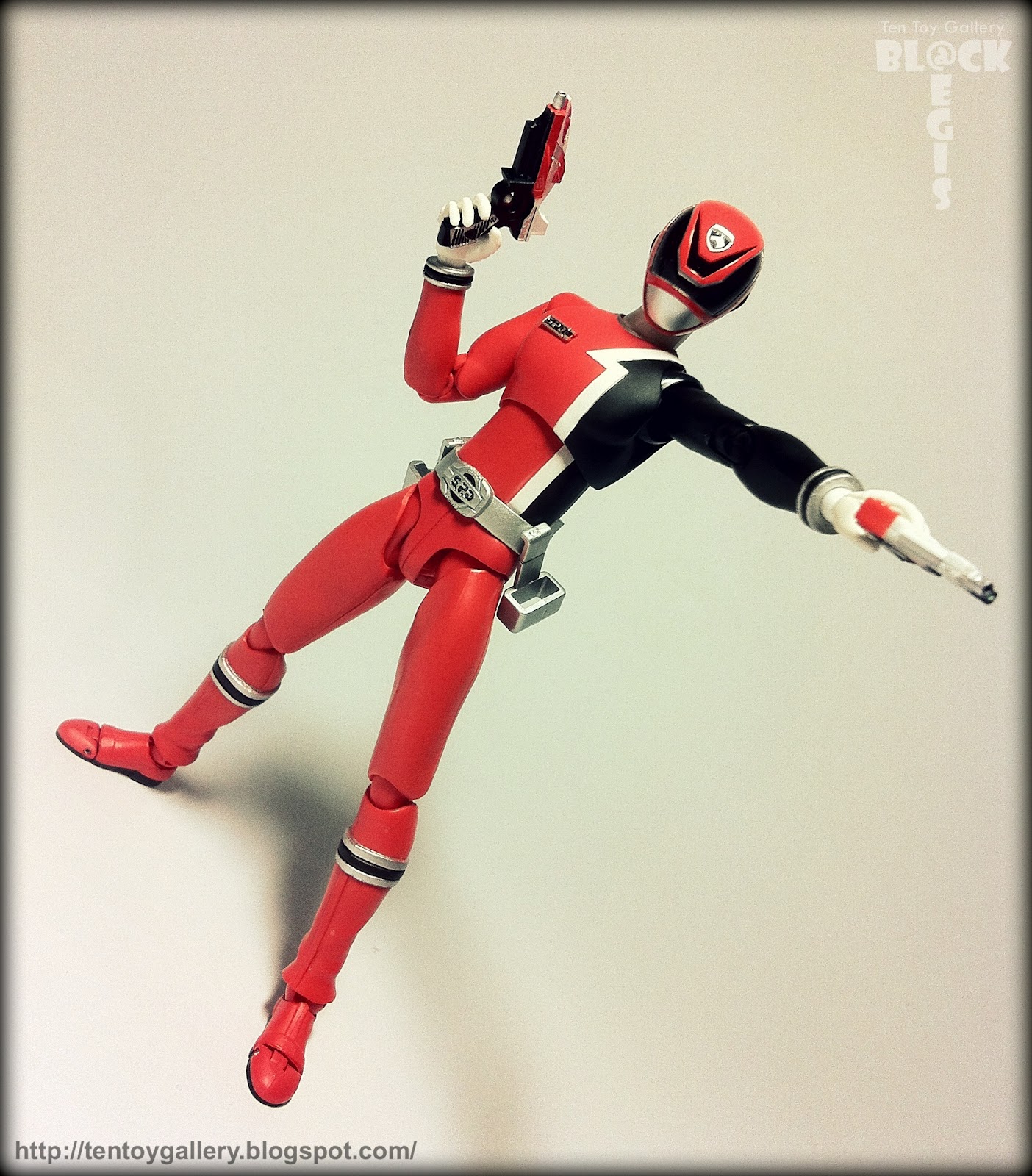 Ten Toy Gallery: Review: S.H.Figuarts Deka Red