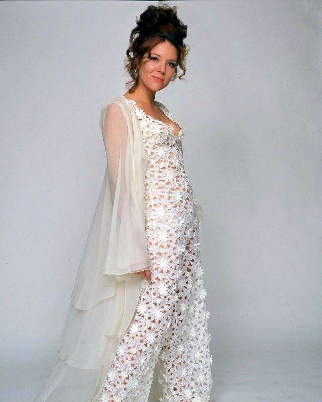 35 Beautiful Photos of Diana Rigg in the 1960s and ‘70s ~ Vintage Everyday