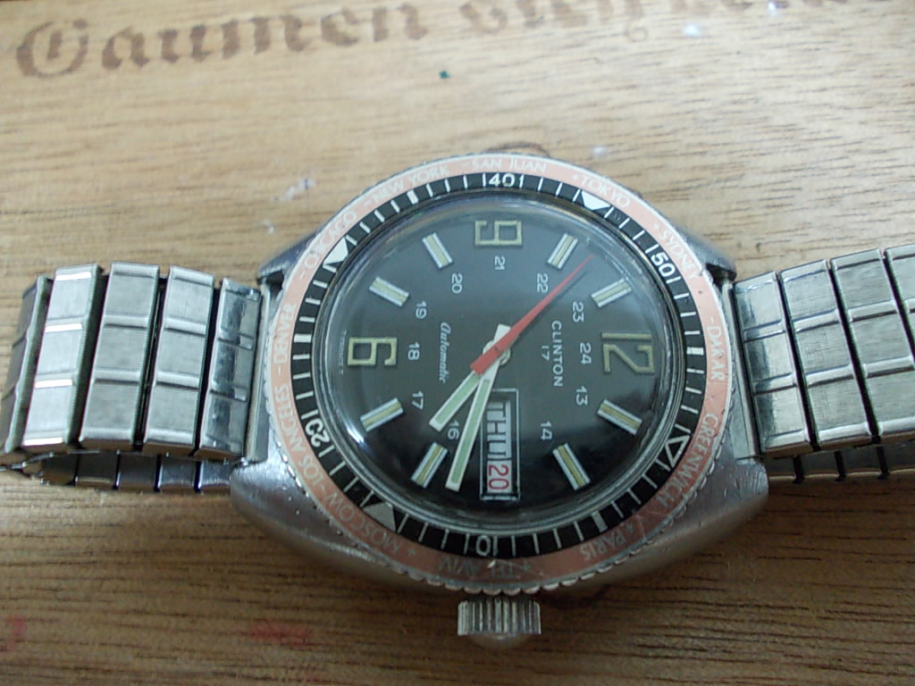 vintage watches: Clinton diver automatic RM390
