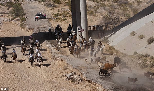 THE WESTERNER: Great photos of the Bundy event