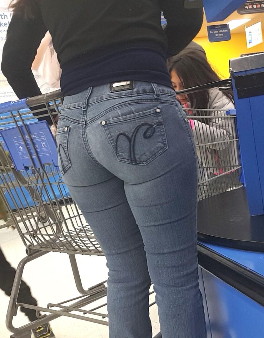 Linda Mujer Usando Jeans Apretados Mujeres Bellas En La Calle