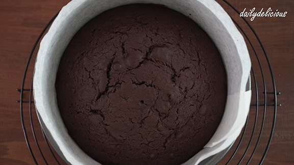 dailydelicious: Chocolate Cherry Cakes