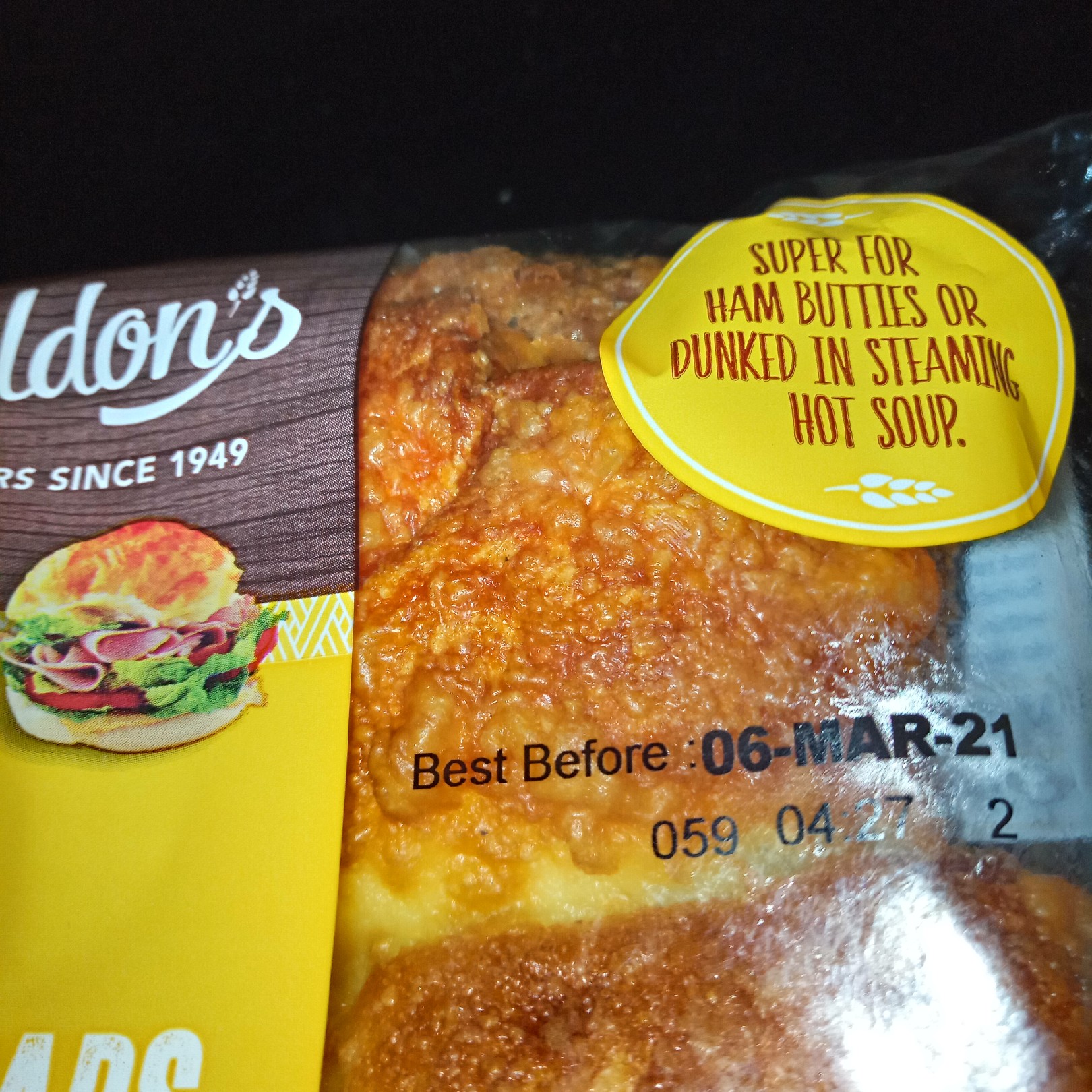 Supersupergirl's Food Reviews: Sheldon's Cheese topped baps