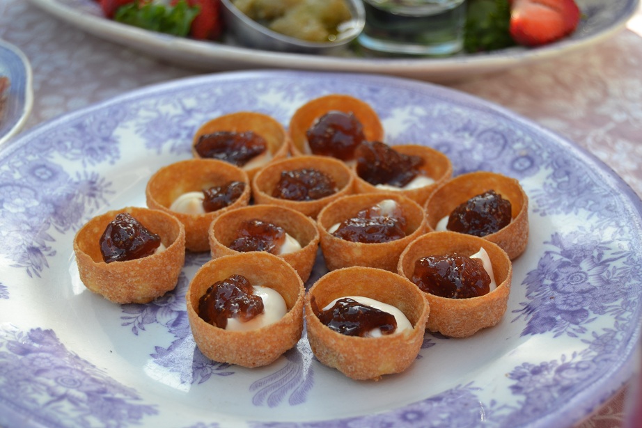 Frostrosor: Plockmat i väntan på grillmat